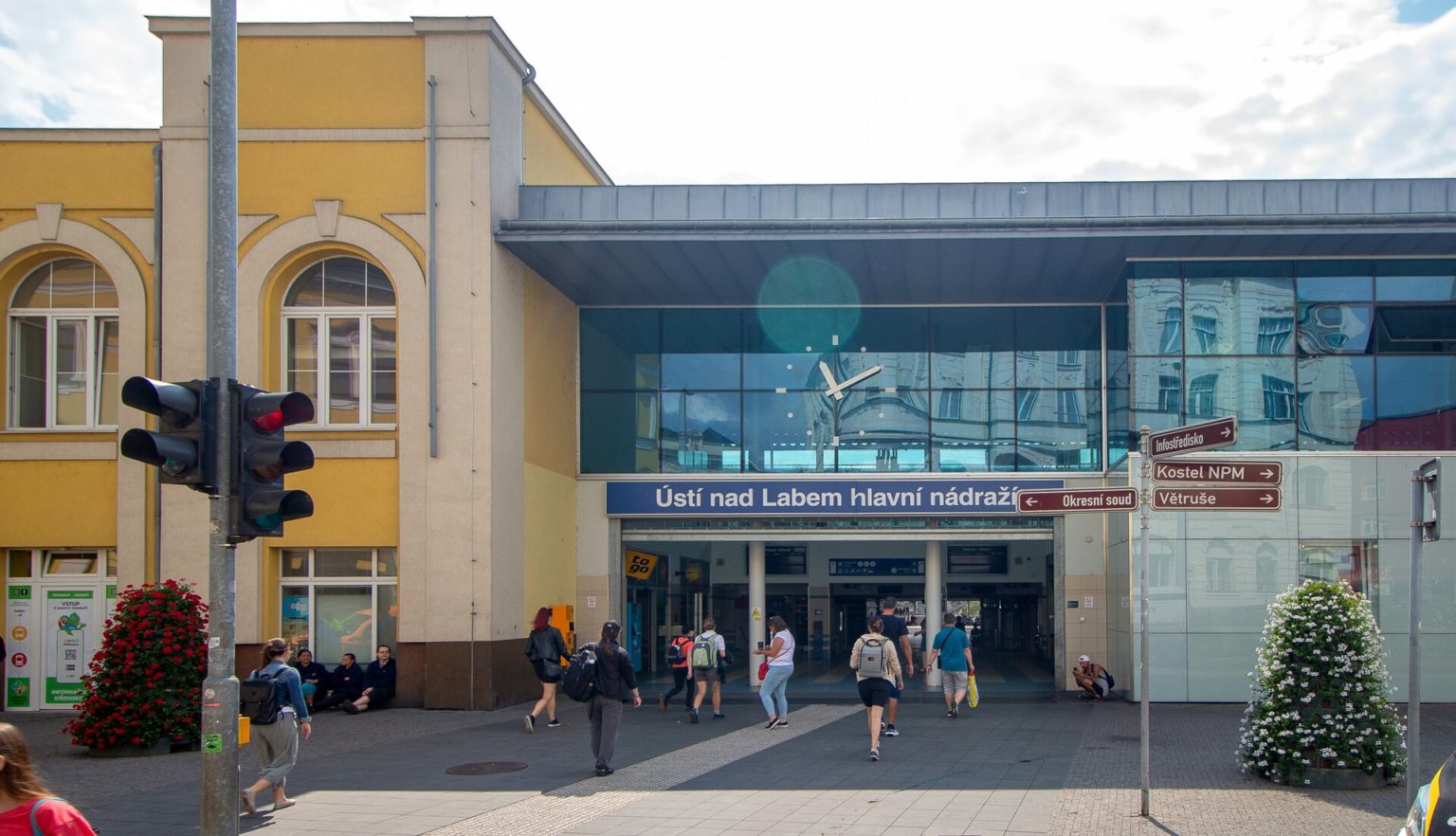 Hlavní nádraží v Ústí nad Labem - Jízdní řády a spojení